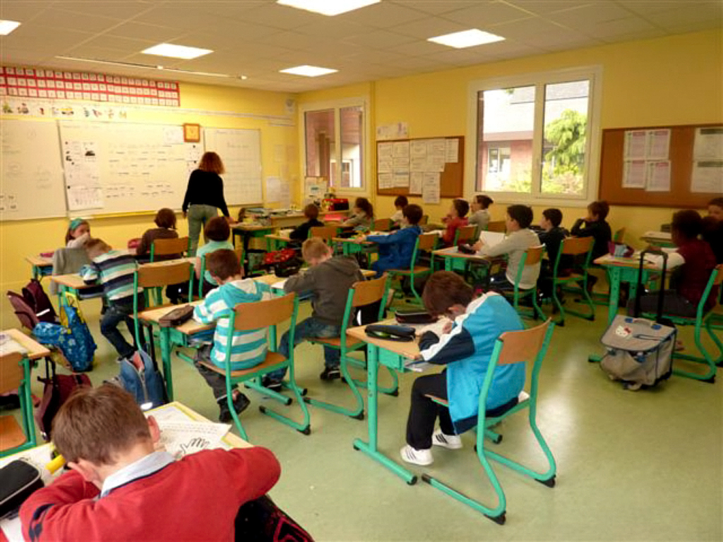Les écoles : Élémentaire et Maternelle - Mairie de La Chapelle Saint Aubin